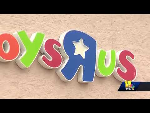 Toys R Us shoppers sad to lose beloved toy store - YouTube