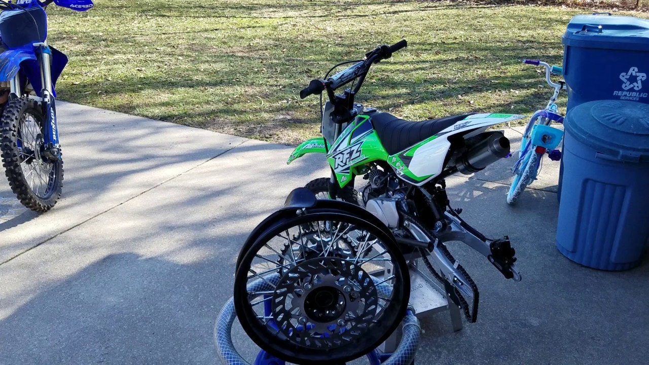 Apollo RFZ 110 pitbike and Tylers YZ250F - YouTube