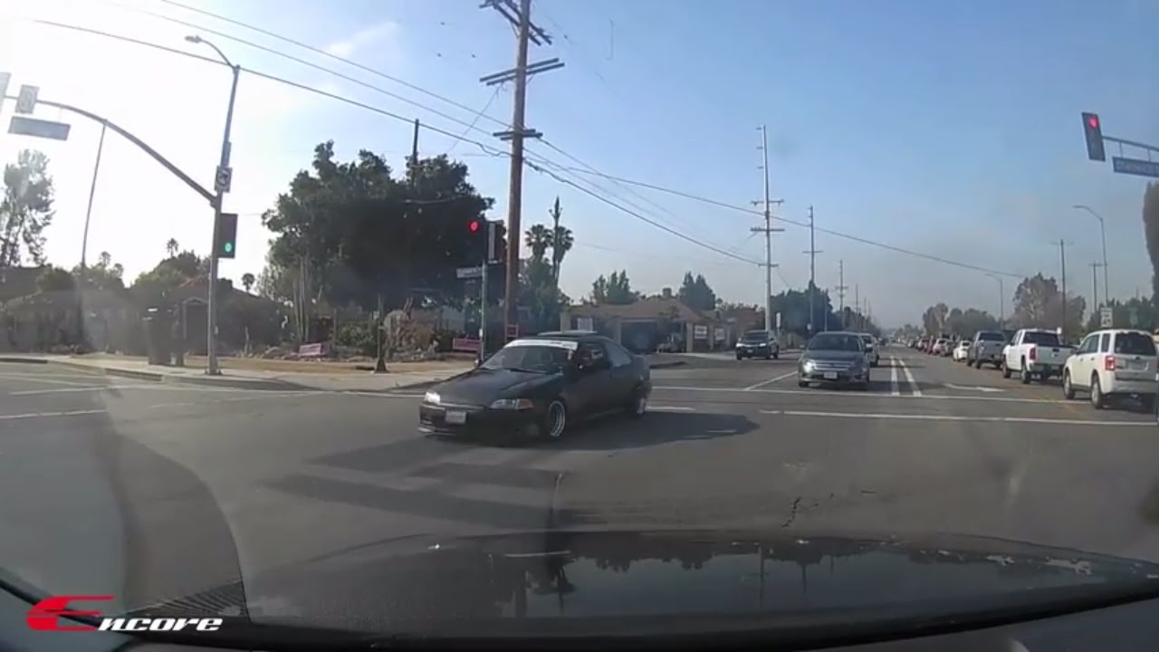 Car Runs Red Light | Dash Cam Video | Encore ENDVR HD Drive Camera ...
