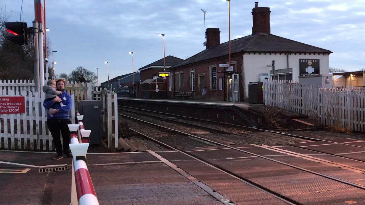 Hartlebury Station Level Crossing (Worcestershire) 12/01/2021 - YouTube