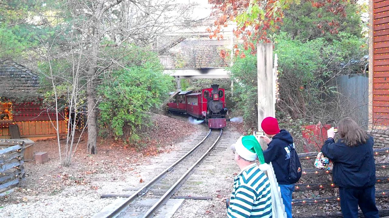 FSDL #43 passing through the crossing - YouTube