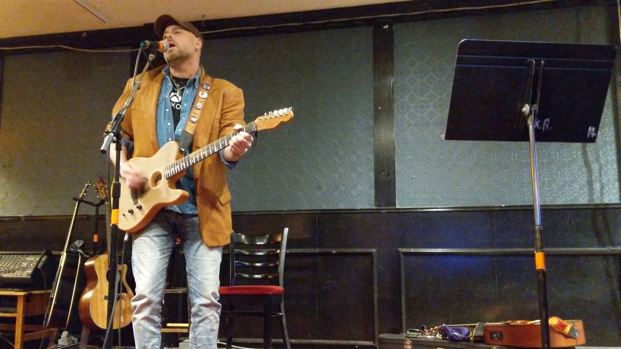 Fender American Acoustasonic Telecaster 2019 - live stage setting - YouTube