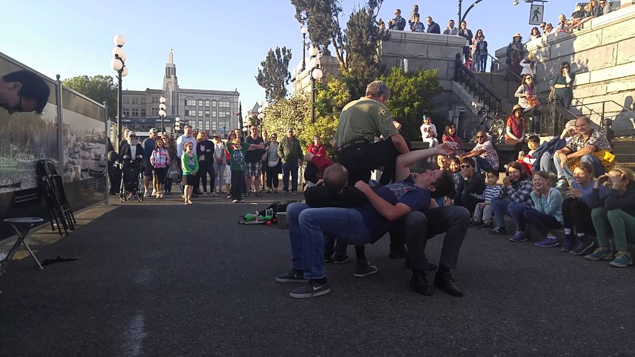 Curtis & The Busker - Part 2 - YouTube