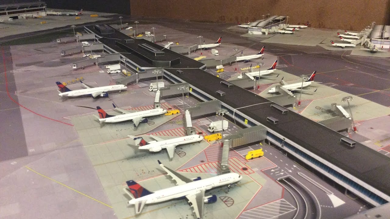 JFK 1:400 model airport 10:00am-11:00am update - YouTube
