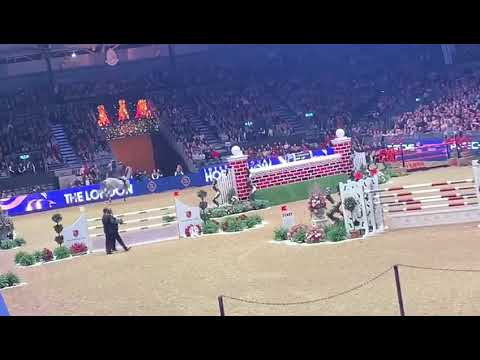 Puissance wall at Olympia horse show x - YouTube
