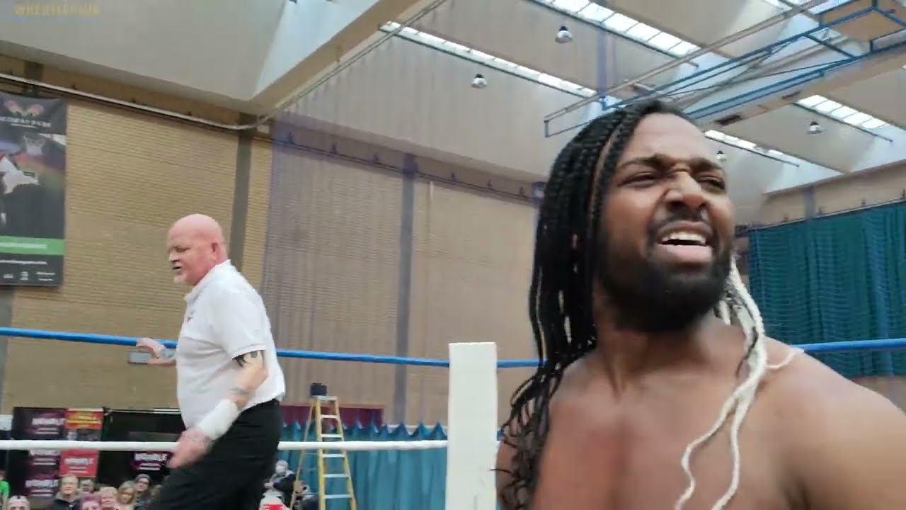 Jon Jon Tavious vs Percy Traynor - YouTube