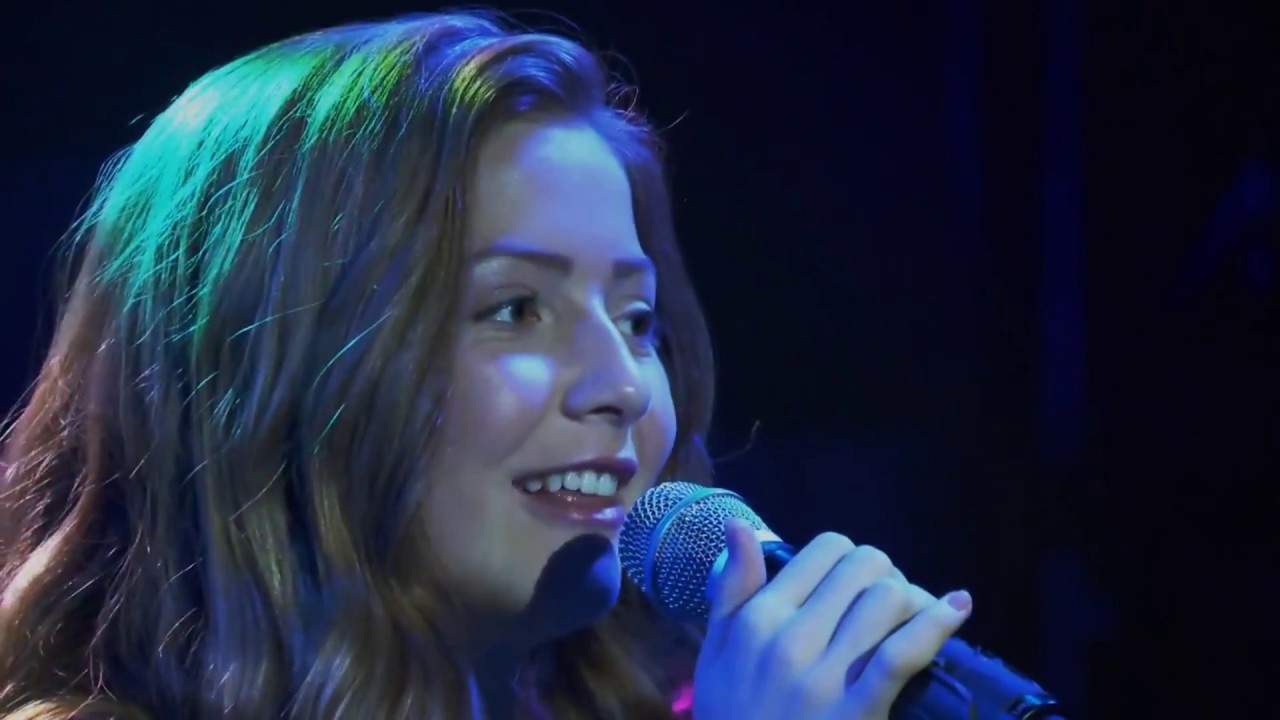 Lexi Walker at Wonderama 2017 - YouTube