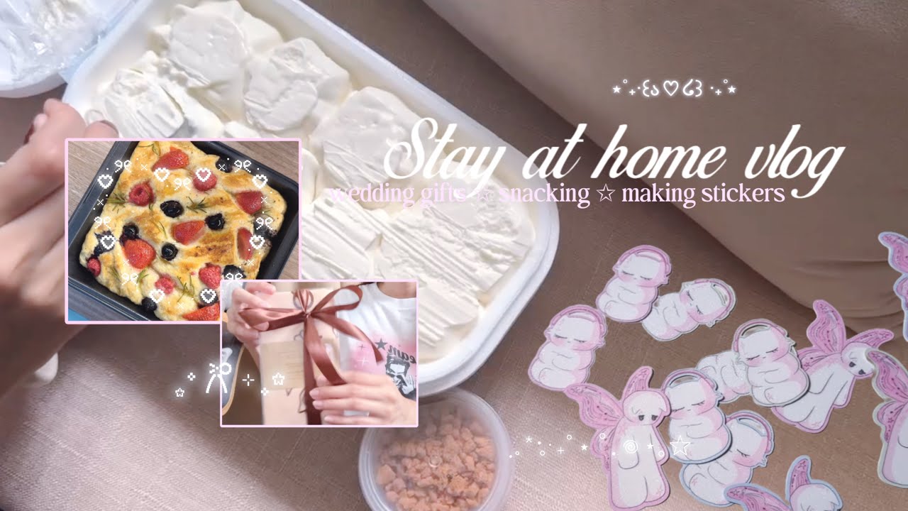 vlog ♡ snacking and making stickers - YouTube
