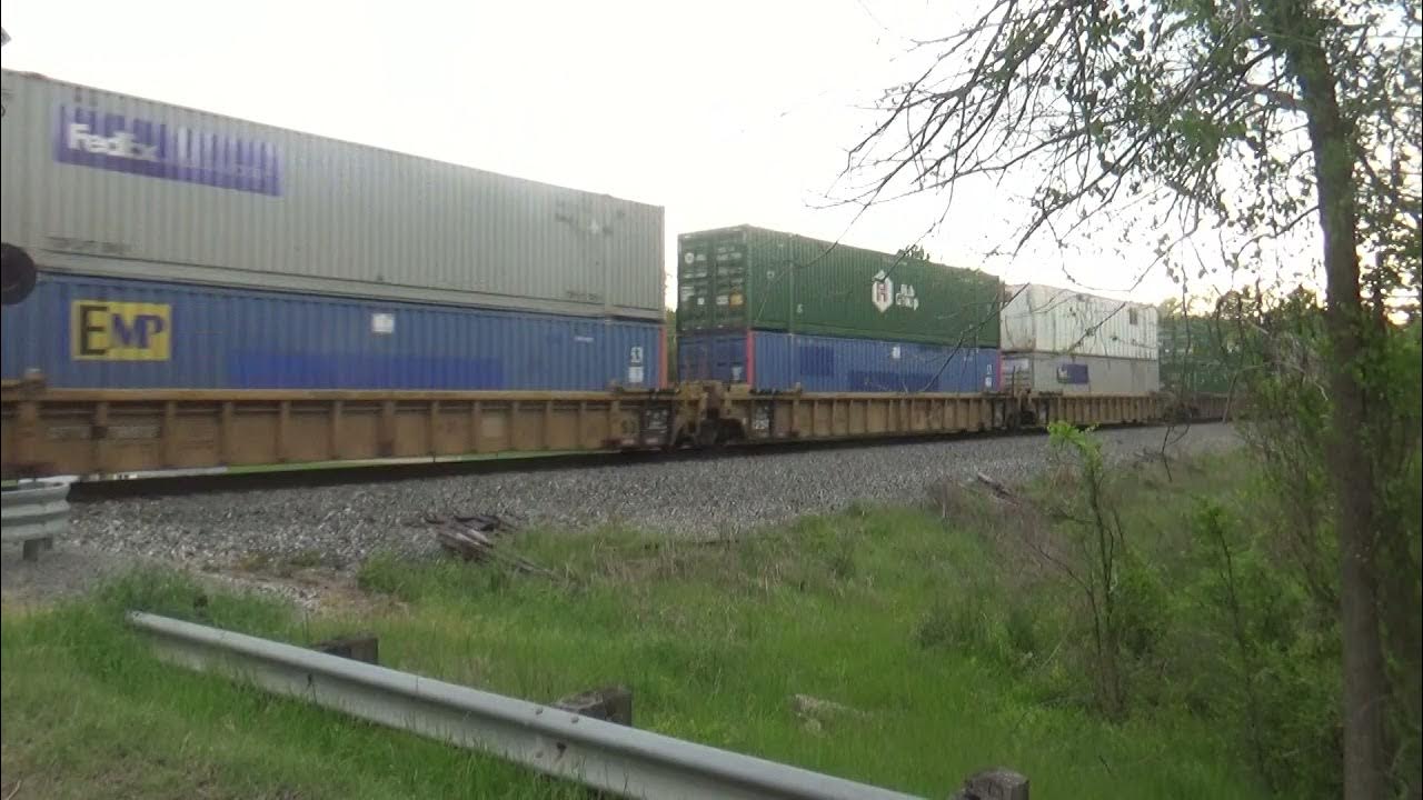 UP #5316 leads ZLCAI-04 through Start, LA - 4/6/21 - YouTube