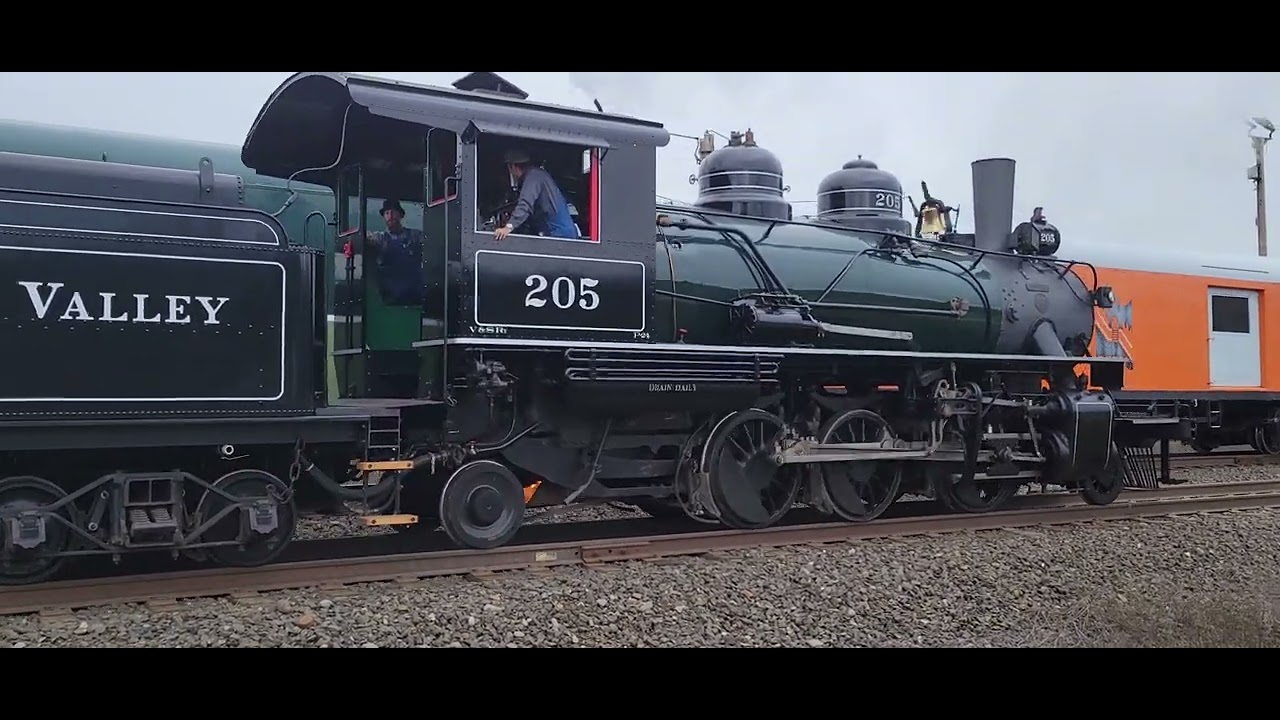 Santa Maria Valley 205 Steam Train Albany & Eastern - YouTube