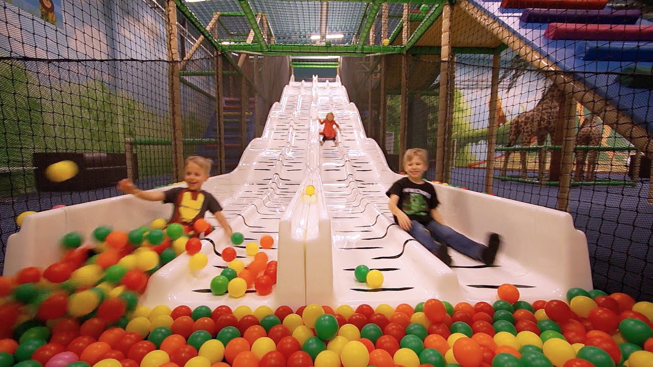 Fun Slides at Leo's Lekland (indoor play family fun for kids) - YouTube