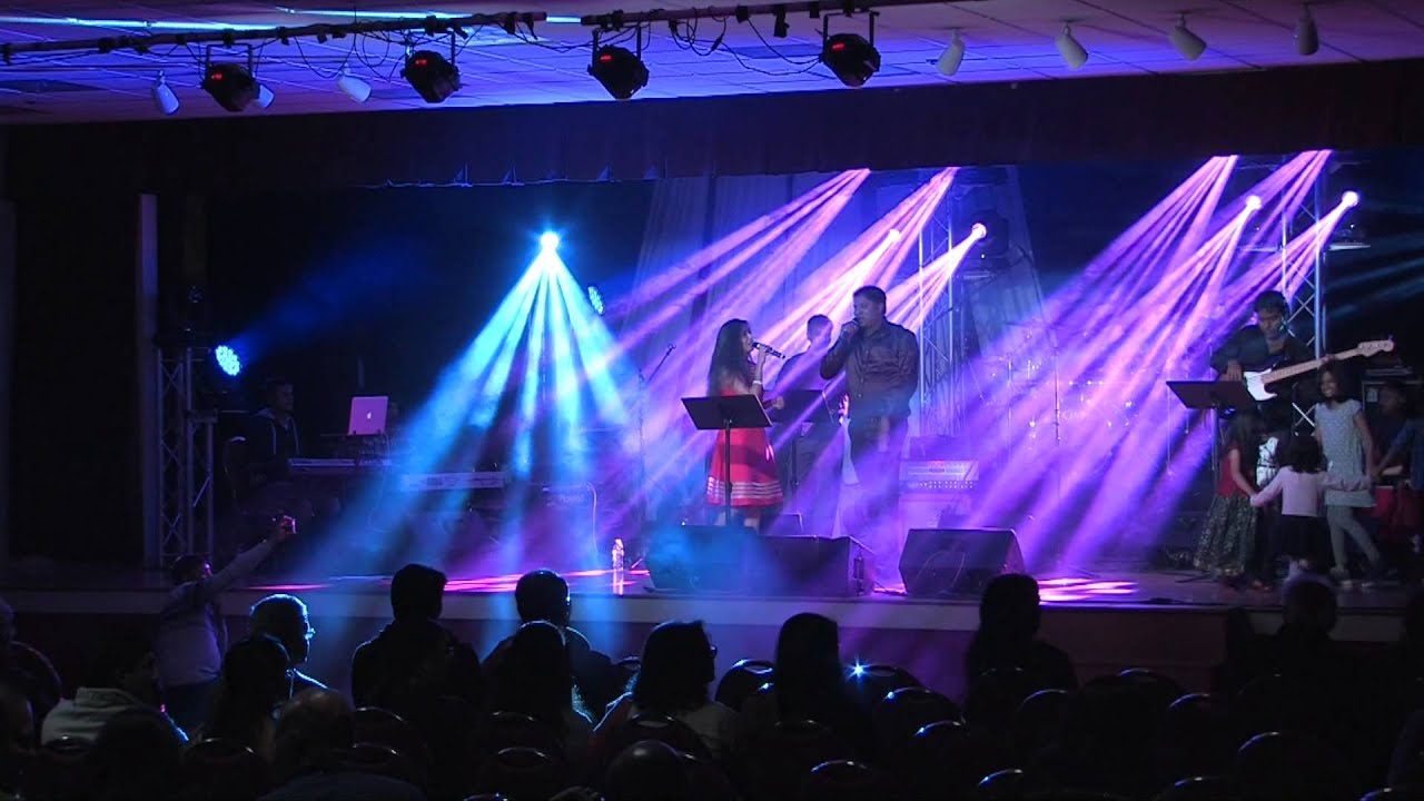Lekar Hum Deewana Dil with Meera Manohar and VDaze musicians - YouTube