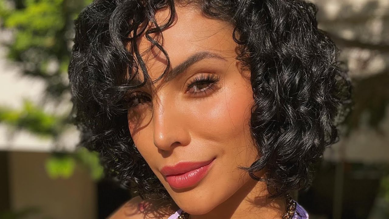 EX PANICAT ALINE MINEIRO SURGIU DE BIQUINI FIO DENTAL E MOSTROU TUDO ...