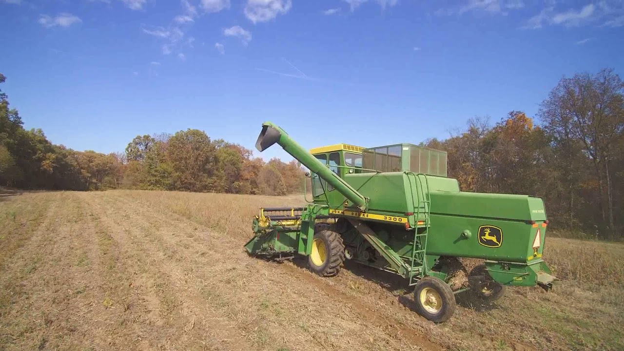 More John Deere 3300 combine video - YouTube