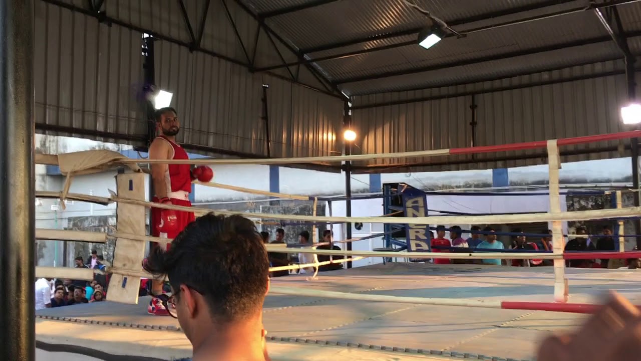 Boxer Faizan in Red corner. - YouTube