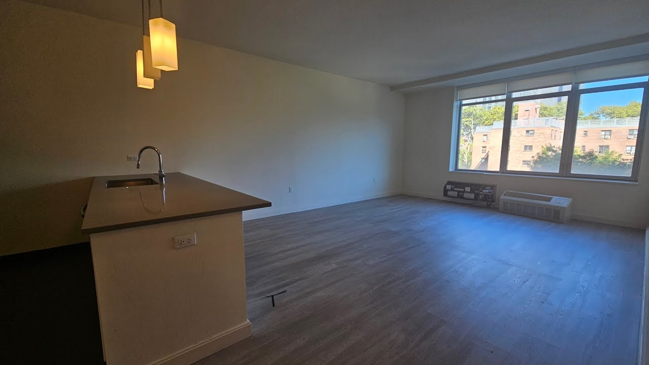 81 Fleet Place #4C - YouTube