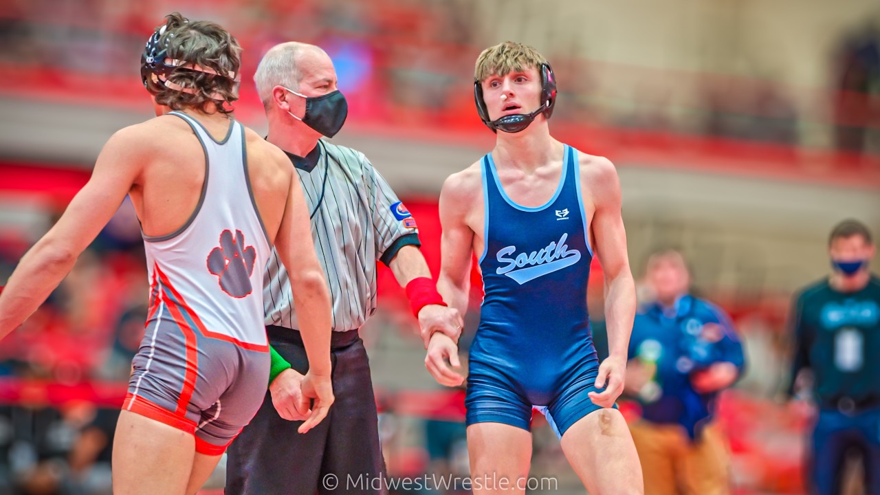 132 – Luke Swan {G} of Downers Grove South IL vs Jaidyn Buziecki {R} of ...