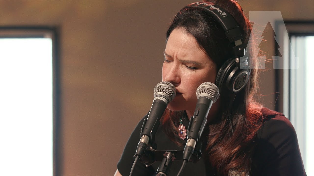 Chelsea Williams - Lonely Girl | Audiotree Live - YouTube