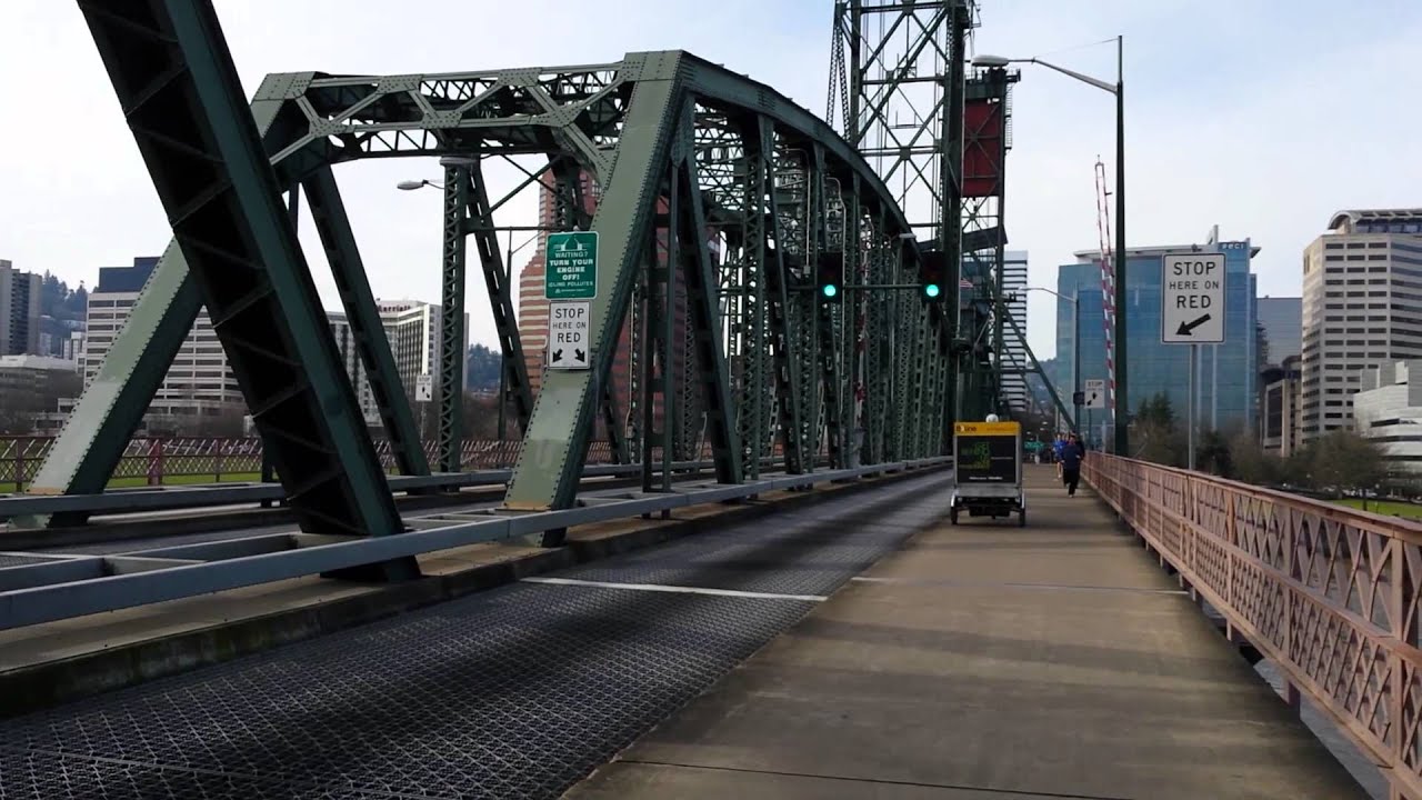 Hawthorne bridge Portland Oregon - YouTube