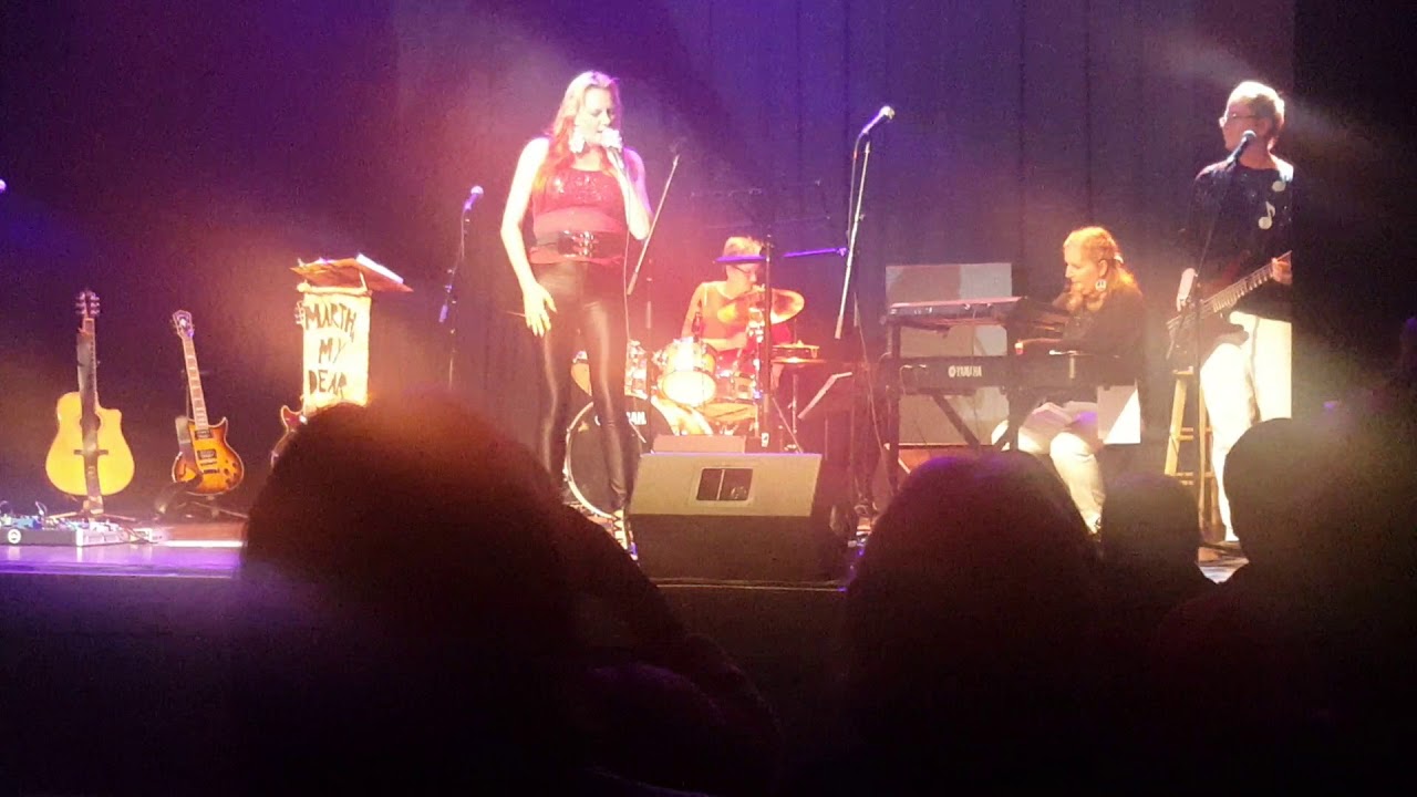 Jennifer Vallance sings Amy Winehouse (partial song) - YouTube