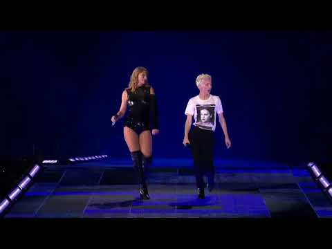 Troye Sivan Performs With Taylor Swift at 'Reputation Tour' @ Rose Bowl Stadium (5/19/18)