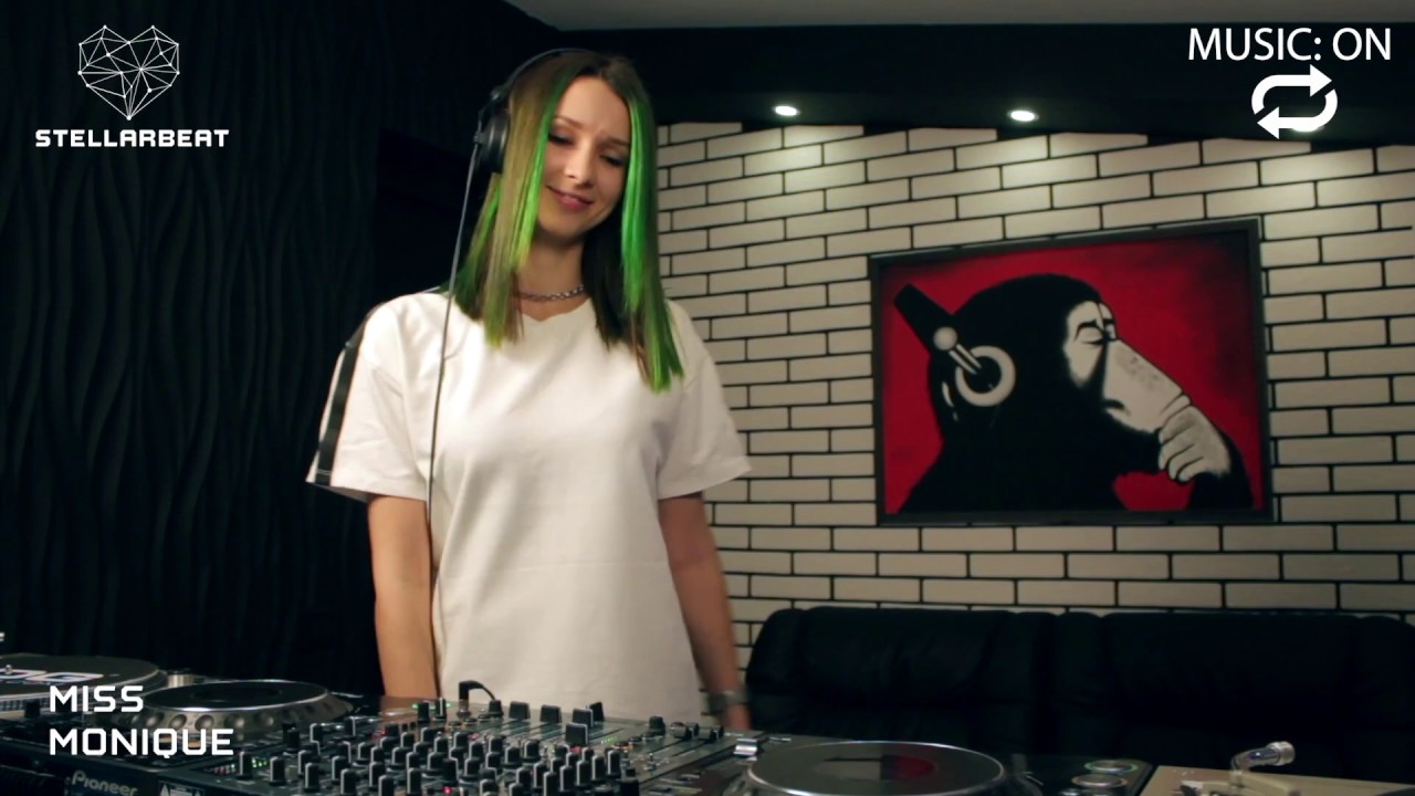 Miss Monique | Progressive House / Melodic Techno set | MUSIC: ON - YouTube