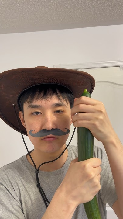 How to wash a cucumber tutorial - YouTube