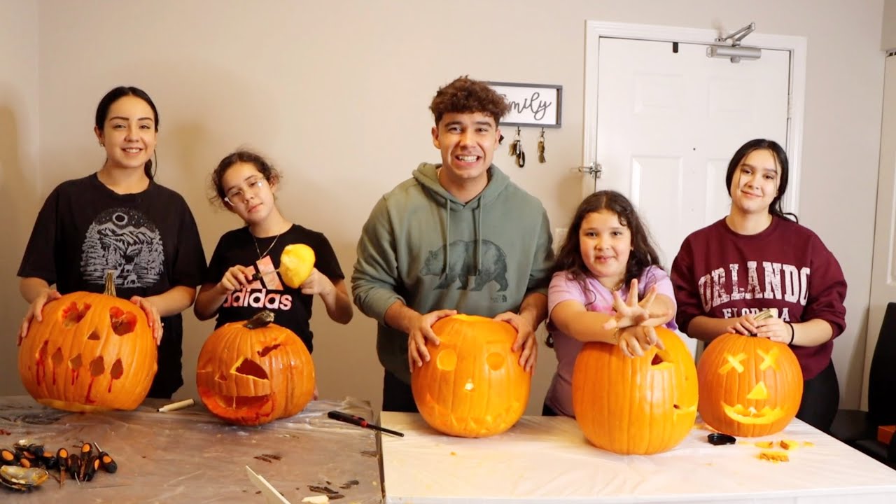 PUMPKIN CARVING WITH MY LITTLE SISTERS!! - YouTube