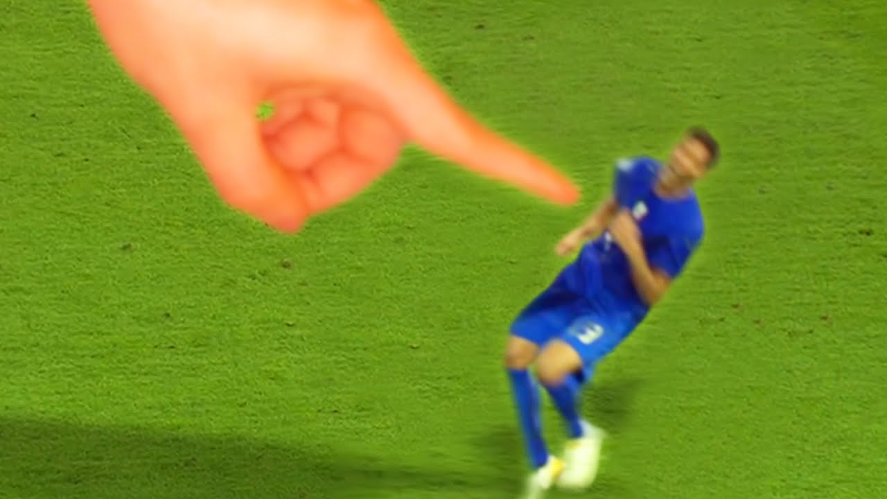 Flicking Footballers - YouTube