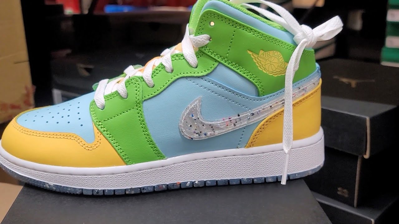 Jordan 1 Mid SE Recycled Grind (GS) - YouTube