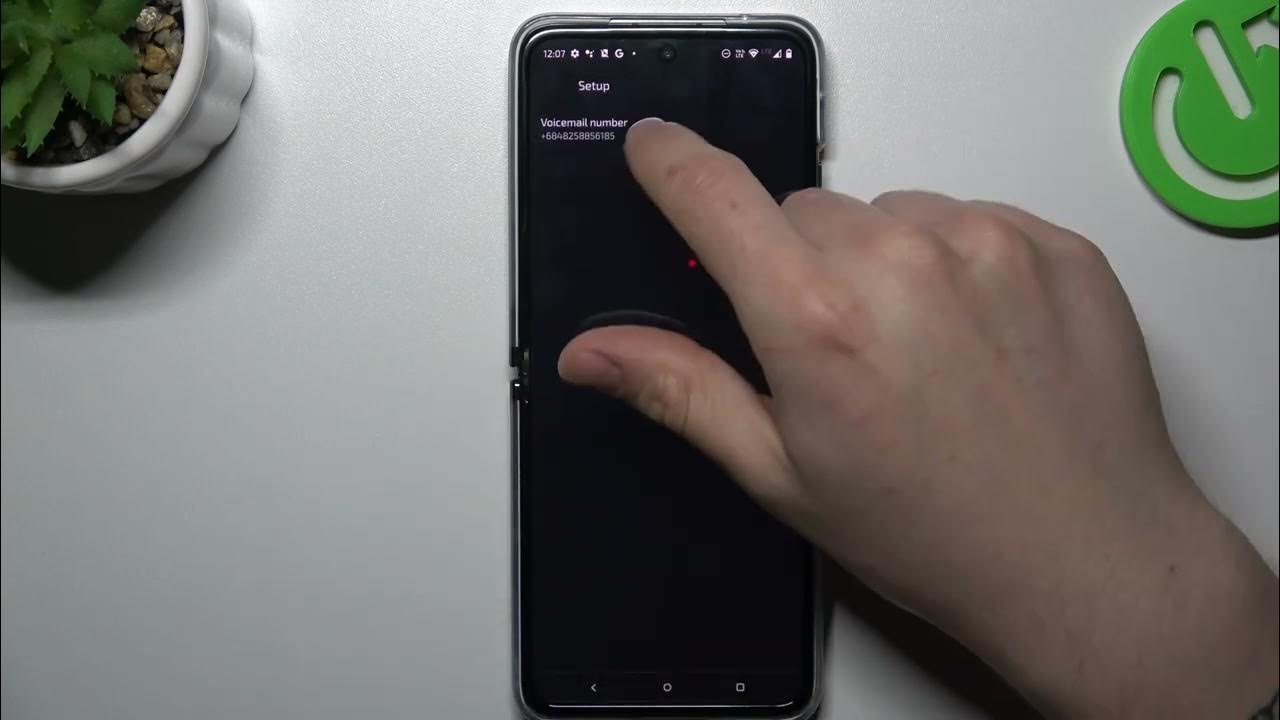 How to Set Up the Voicemail Feature on MOTOROLA Razr 40 Ultra - YouTube