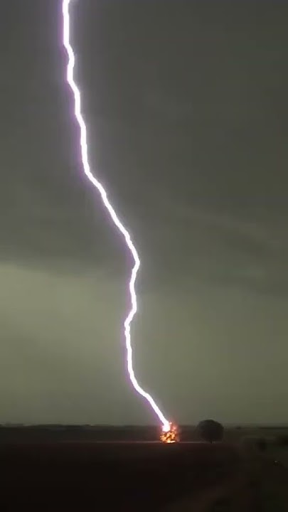 lightning strike - YouTube