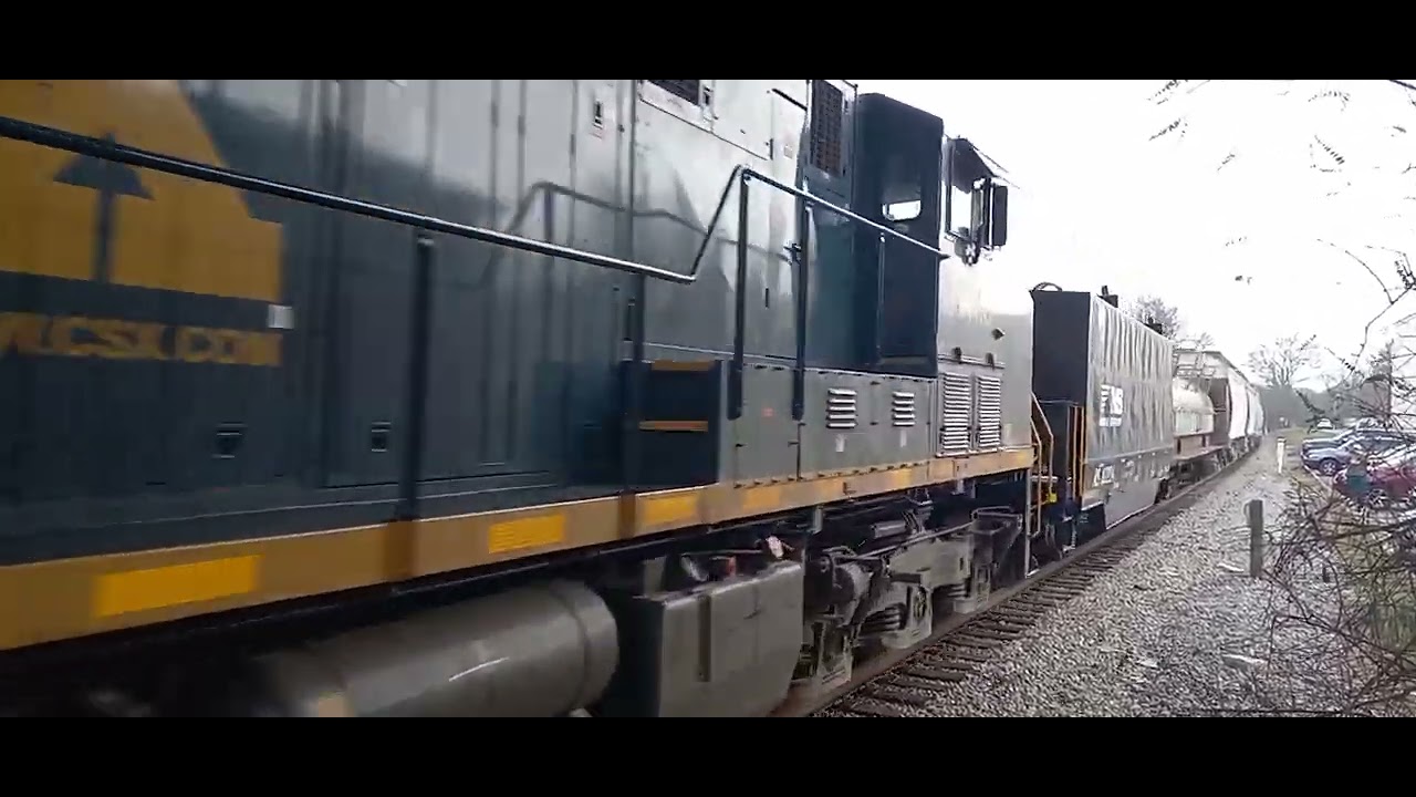 CSX M583 with NS 3396 ET44AH and CSX 5425 ES40DC - YouTube