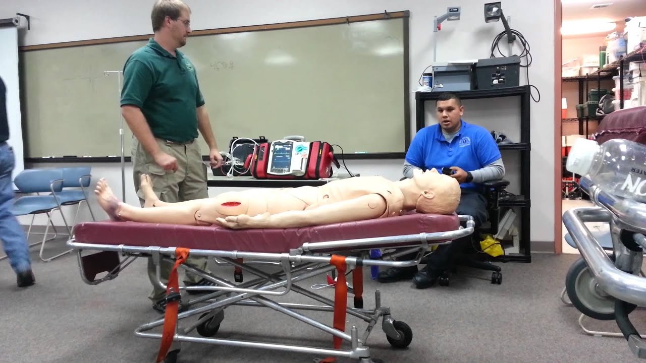 Paramedic: National Registry Dynamic Cardiology Demonstration - YouTube