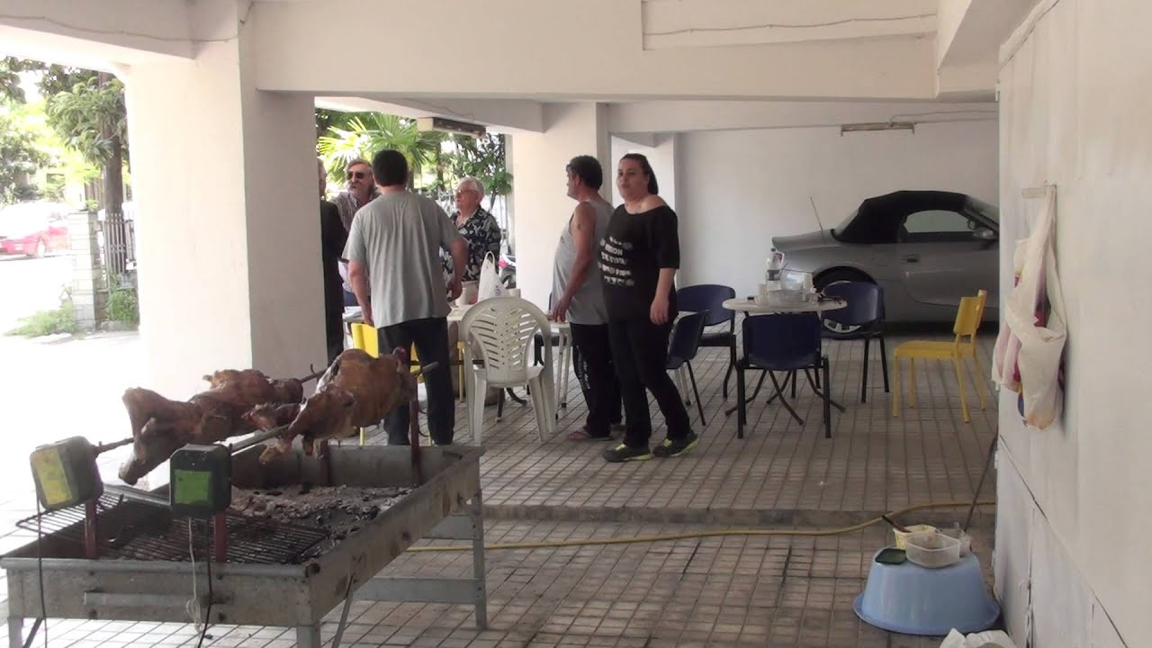 Greek easter σ αγαπω που με βαζεις ; - YouTube