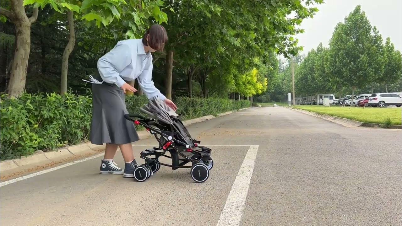 Детская коляска складывается одной рукой. #детскаяколяска # ...