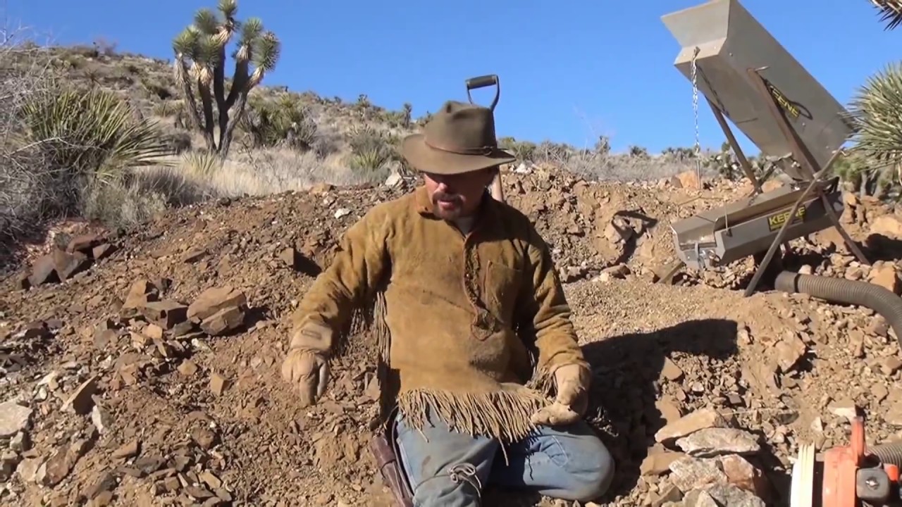 FINDING GOLD !!! In Old Mine Dumps. ask Jeff Williams - YouTube