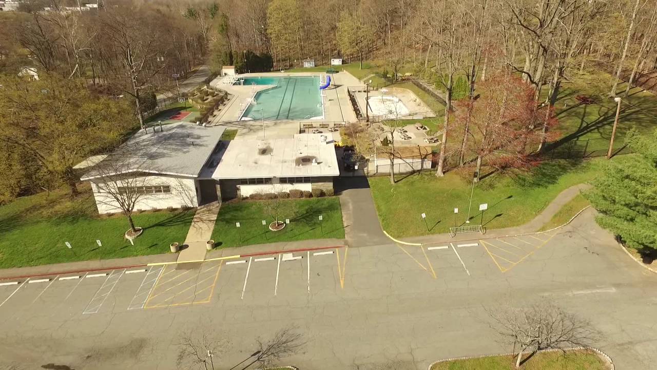 Phantom 3 Over Cedar Grove Community Pool - YouTube