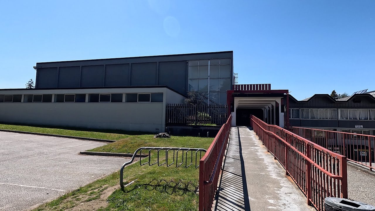 ERIC HAMBER SECONDARY SCHOOL (VANCOUVER BC CANADA - HIGH SCHOOL TOUR ...