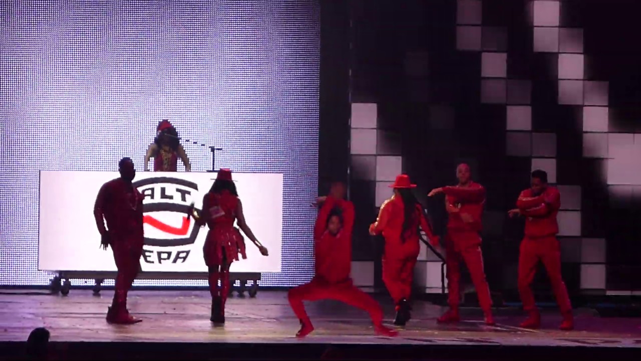Salt n Pepa "None Yo Business/Expression/Whatta Man/Let's Talk About ...
