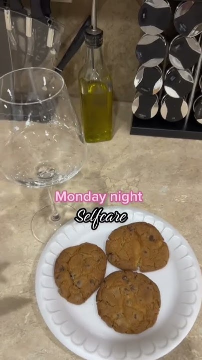 Unwind with me on a Monday night | daily self care routine | bake cookies and relax with me ...