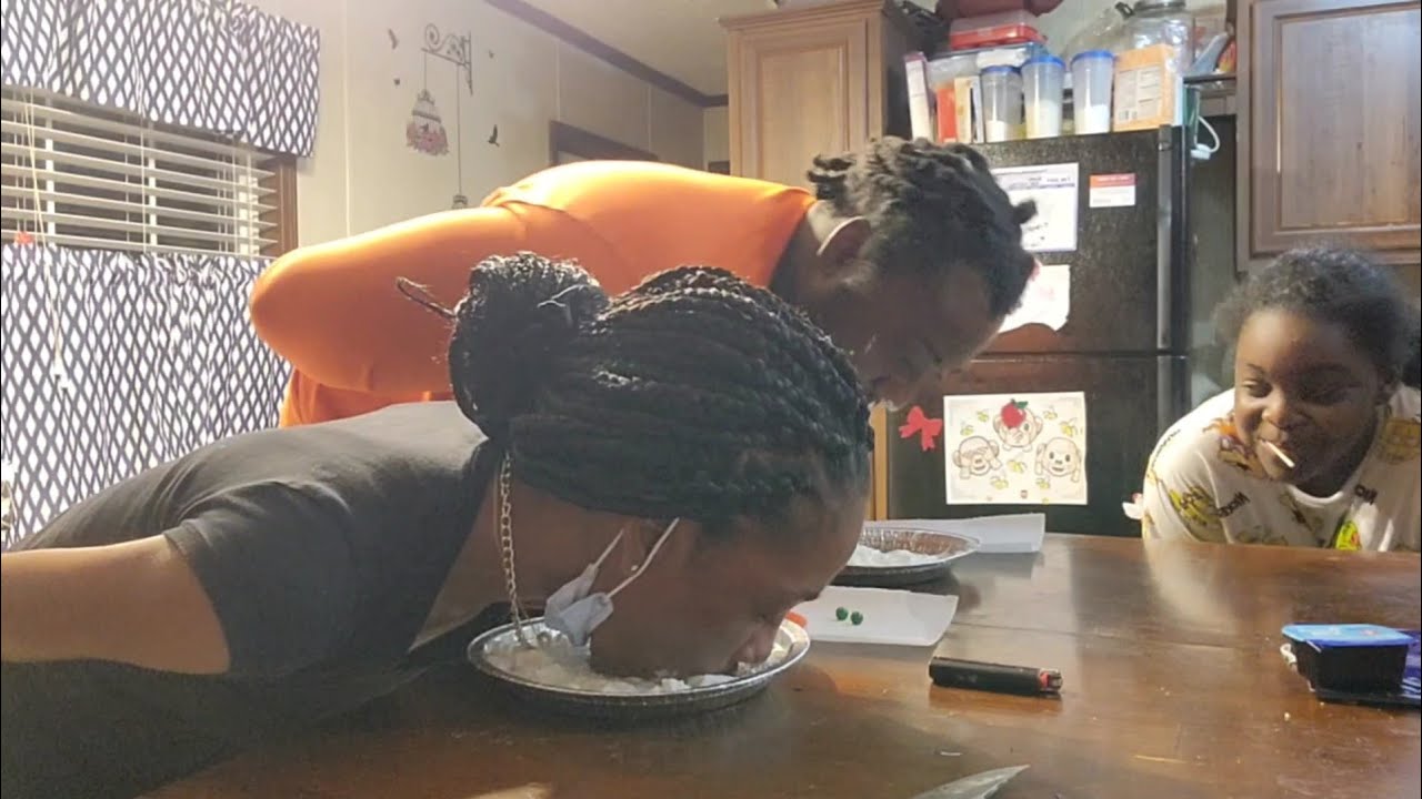 Bobbing for Candy in Cool Whip Challenge | vlogmas day 13 | *NO HANDS ...