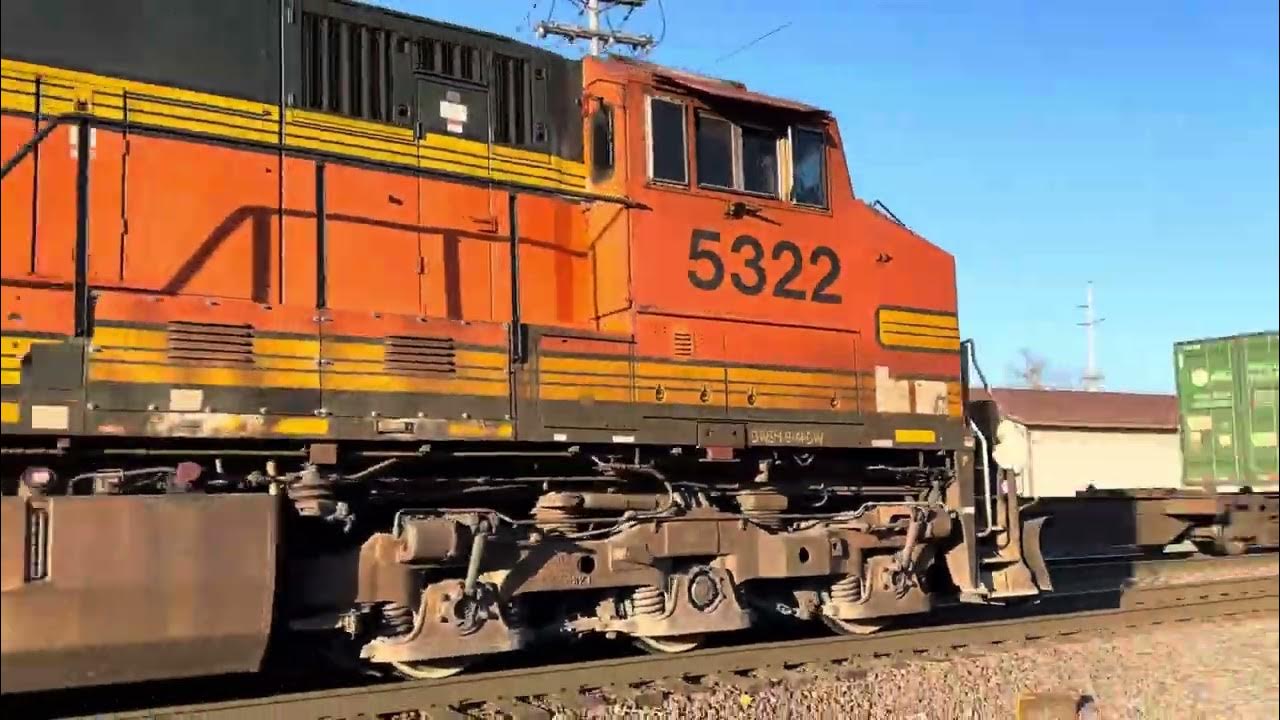 NS 9766 leads WB intermodal meets BNSF 5332 leading EB Manifest - YouTube