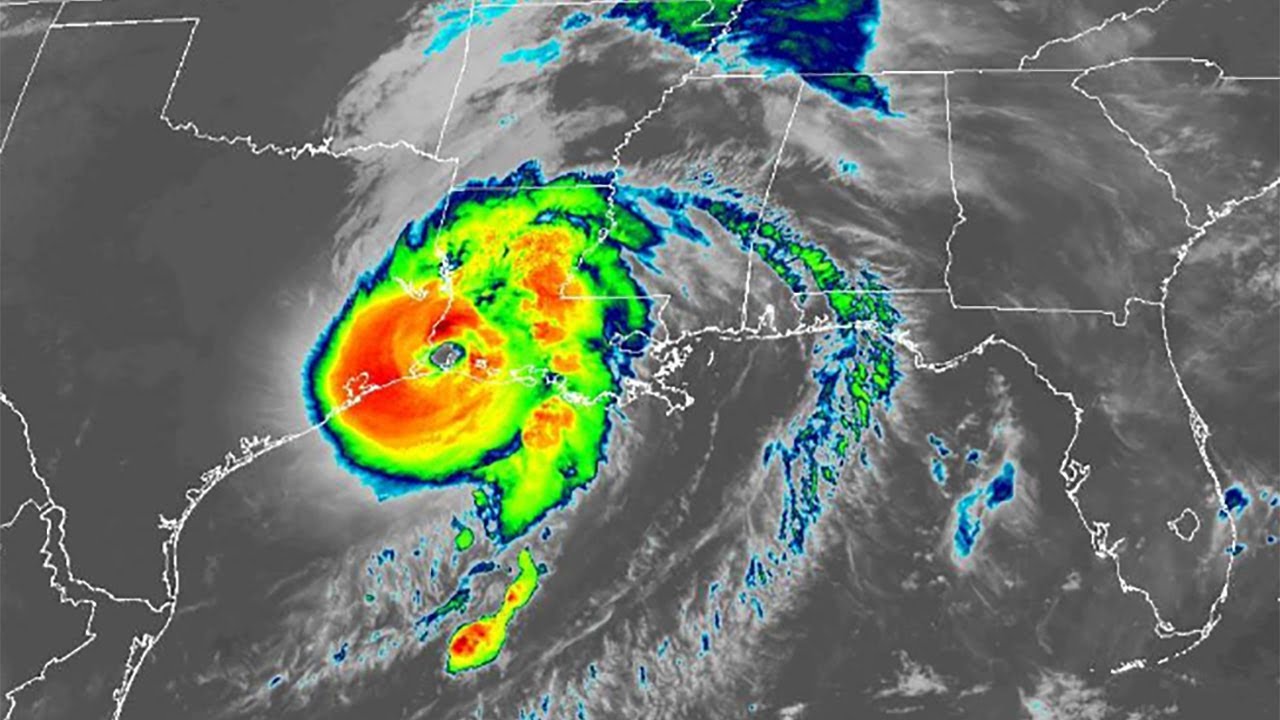 3 AM UPDATE: Laura's eye now on land and over Lake Charles - YouTube