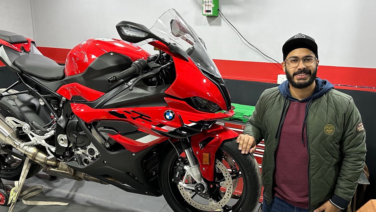 S1000RR 2023 GETTING READY | REDLINE RACING STORE | SIMRAN KING - YouTube