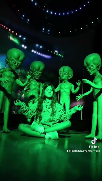 “You know you bad when you can pose from any angle” 👀👽#distortionsmonsterworld - YouTube