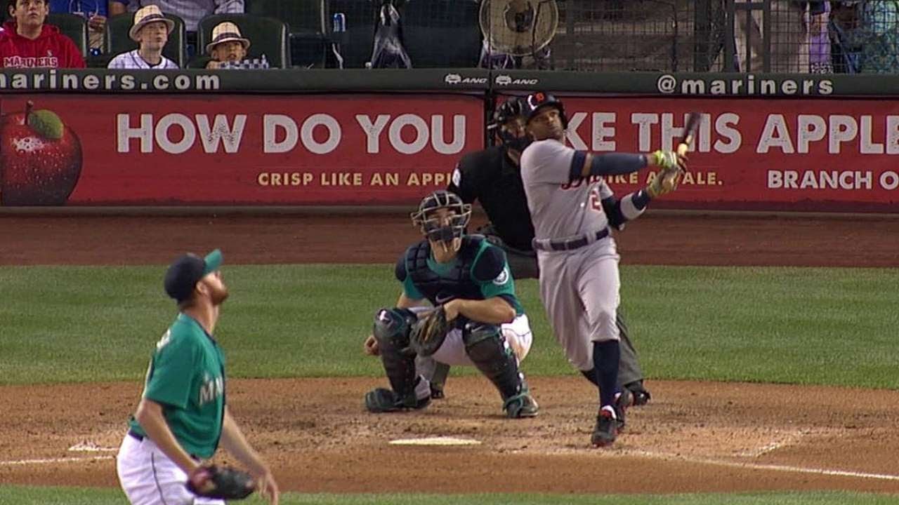 DET@SEA: Davis connects for solo shot to left - YouTube