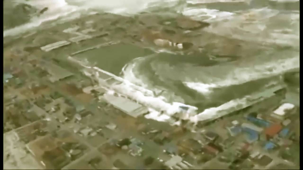 Tsunami 2011 filmed from the air. - YouTube