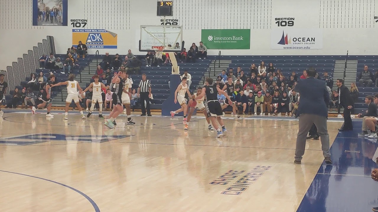 Ryan Goodall drives for two - YouTube