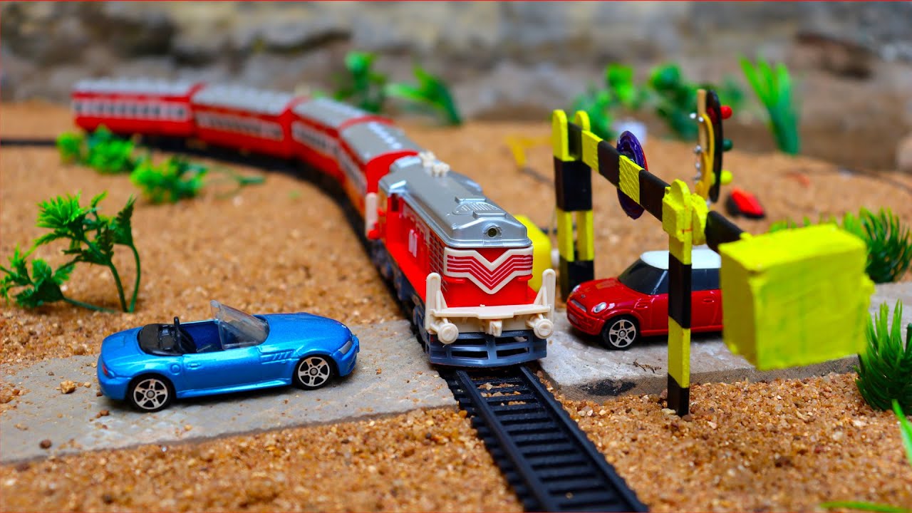 Unboxing The Indian Passenger Train Set: A First Look and Assembly ...